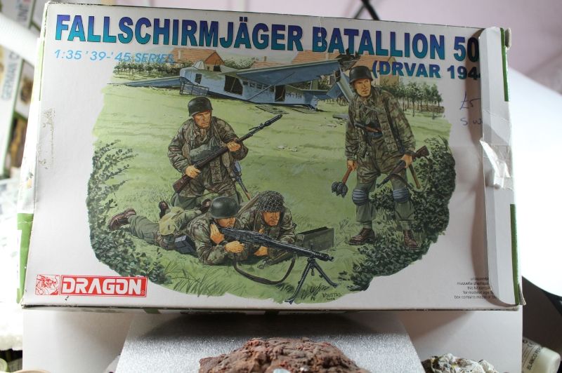 Dragon Fallschirmjager Battallion 500 6145 - International Scale Modeller
