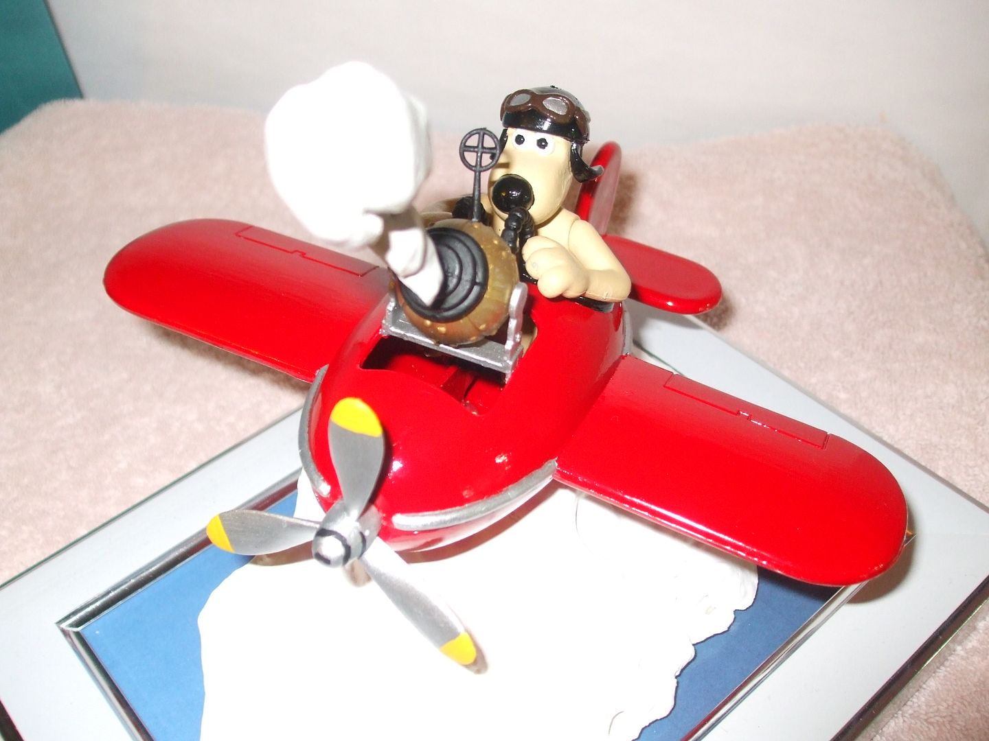 Wallace and Gromit plane - International Scale Modeller